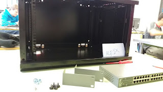 Aleix IRDT: Práctica de montaje de un switch en un rack de comunicaciones