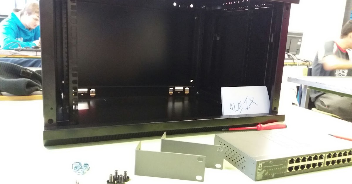 Aleix IRDT: Práctica de montaje de un switch en un rack de comunicaciones