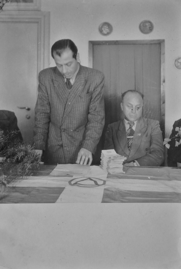 ΣΤΡΑΤΗΓΟΙ ΚΑΙ ΑΝΤΑΡΤΕΣ ΤΟΥ ΔΗΜΟΚΡΑΤΙΚΟΥ ΣΤΡΑΤΟΥ ΣΤΗΝ ΑΝΑΤΟΛΙΚΗ ΓΕΡΜΑΝΙΑ ...