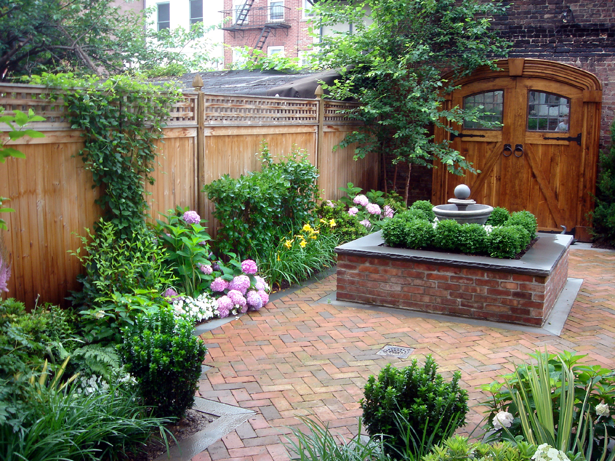 the sparkly life: You're Going to LOVE This Backyard Makeover