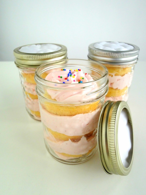 tast-e | baking and caking adventures: Jar Cakes