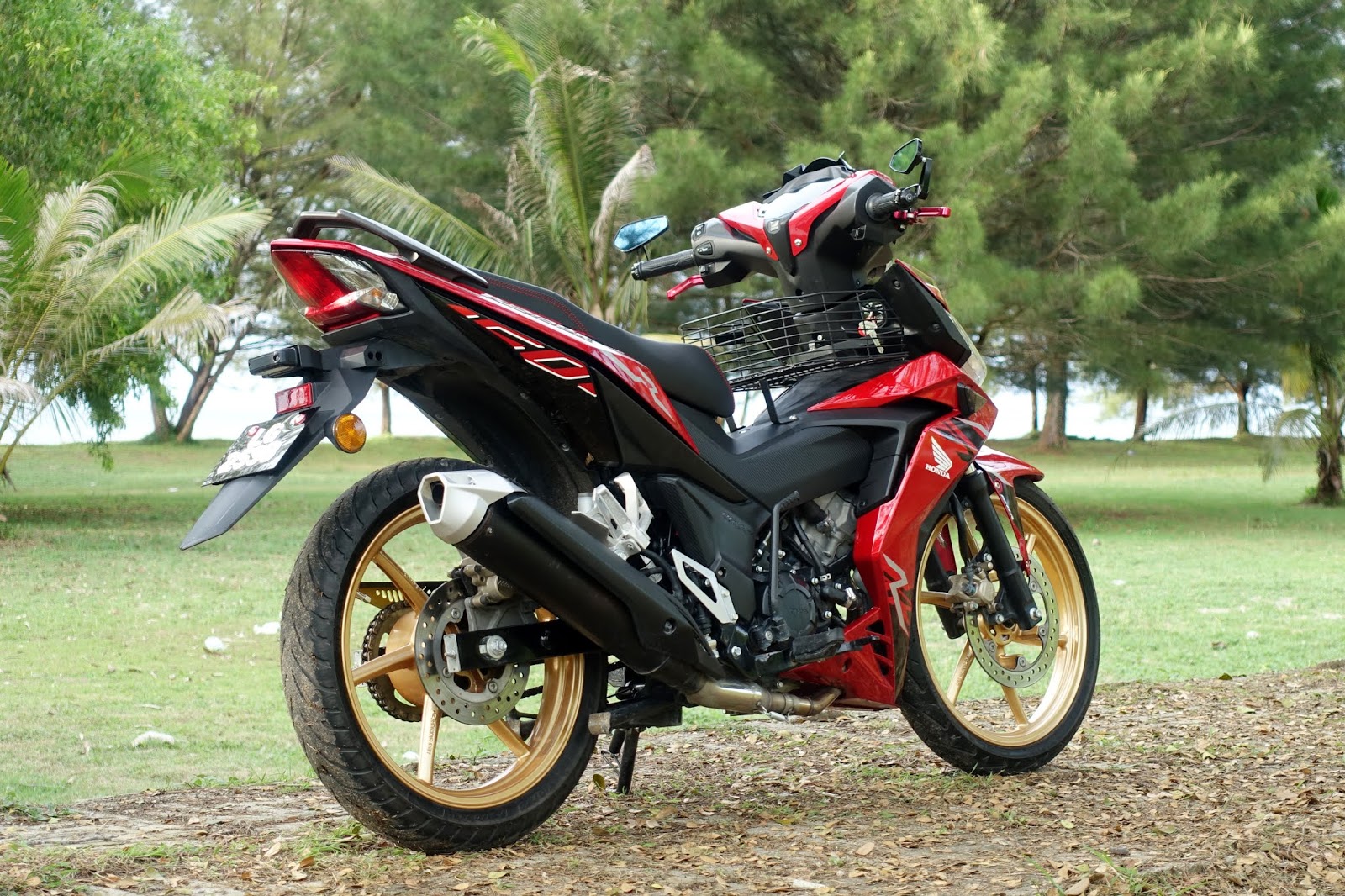 Honda RS150R modified