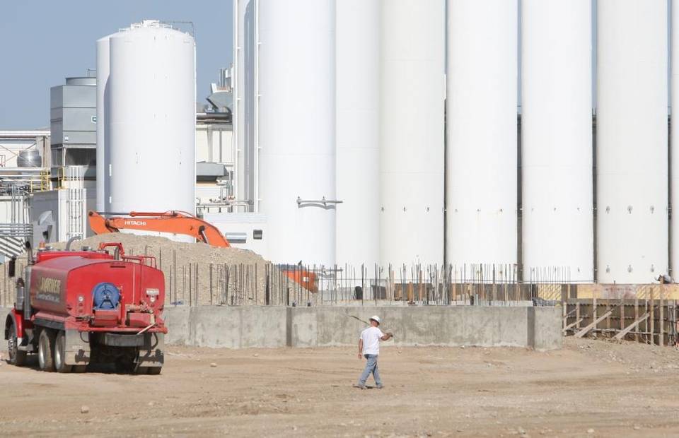 MEC&F Expert Engineers : Worker dies after being pinned between a ...