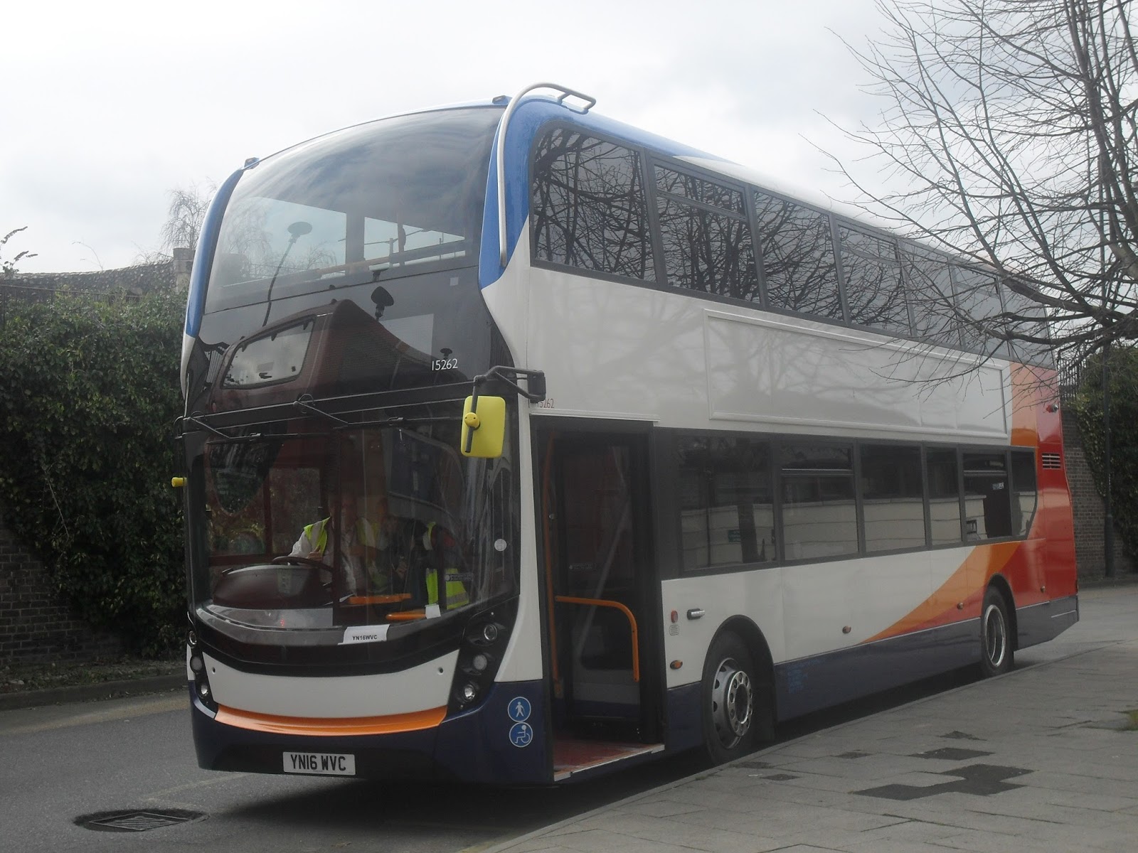 Steve's Bus & Train Page: Canterbury Tales Chapter 2