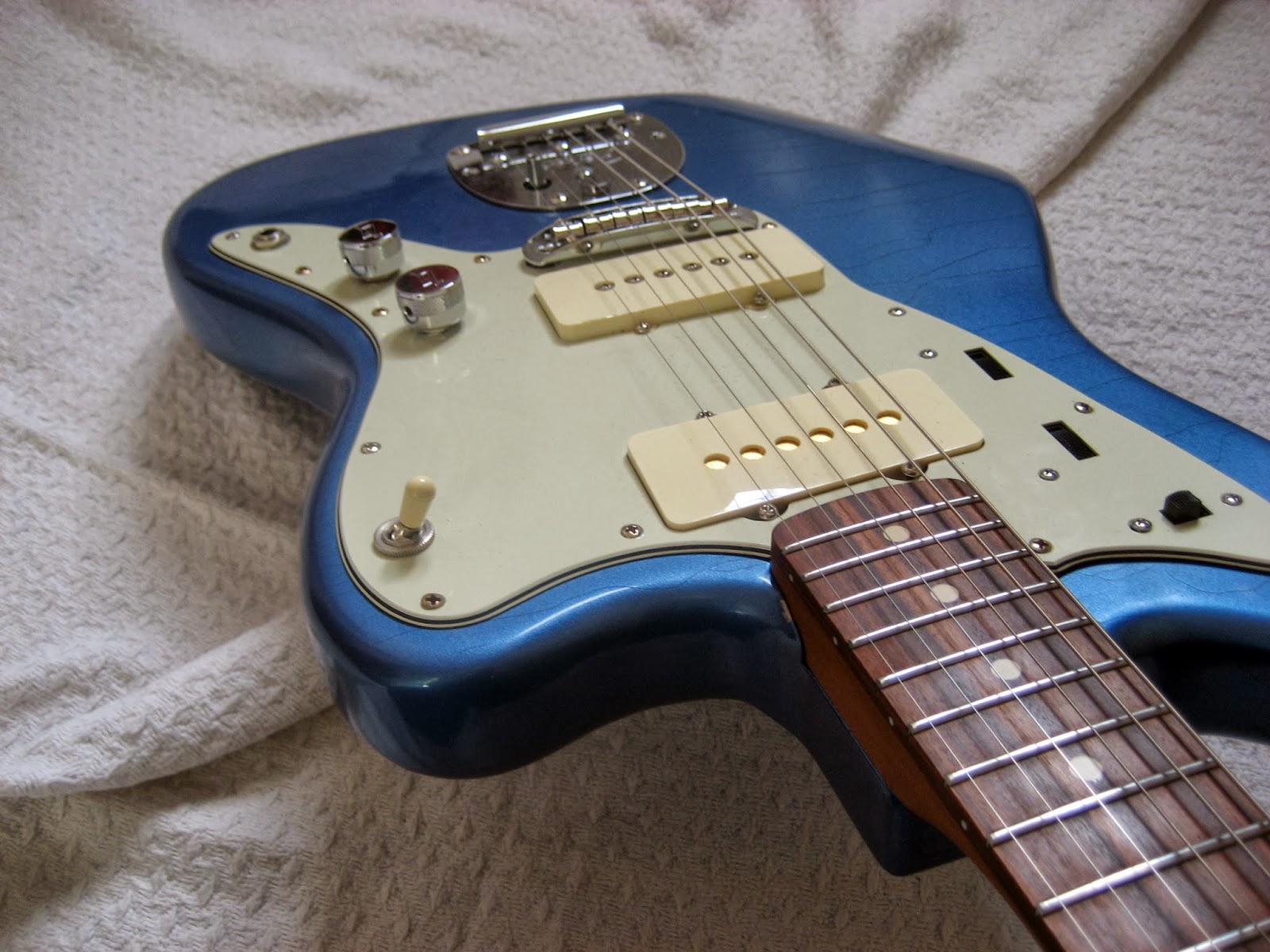 The Jooky Guitar Emporium: October 2013