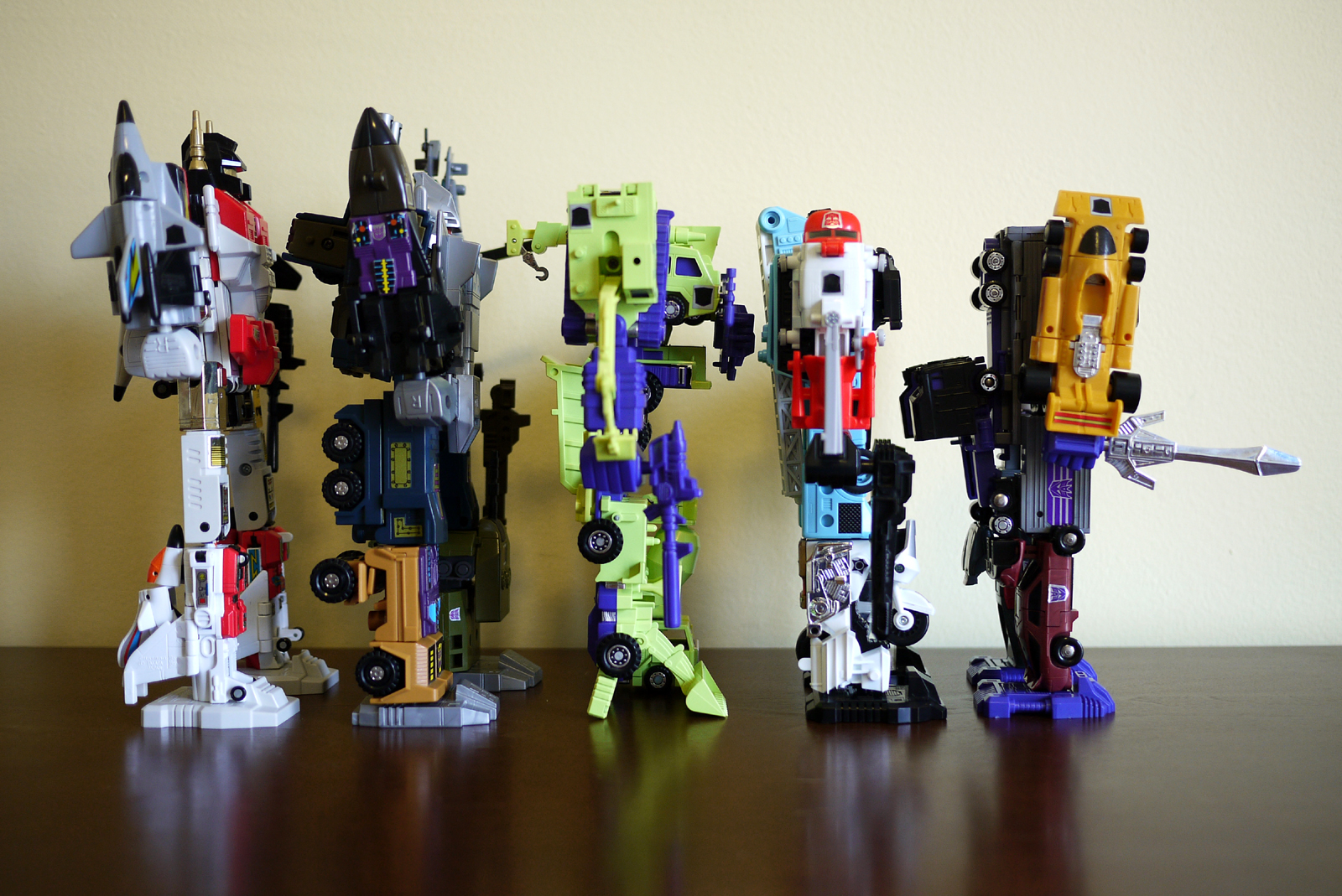 Vault 1541: [YouTube] Transformers G1 Combiners