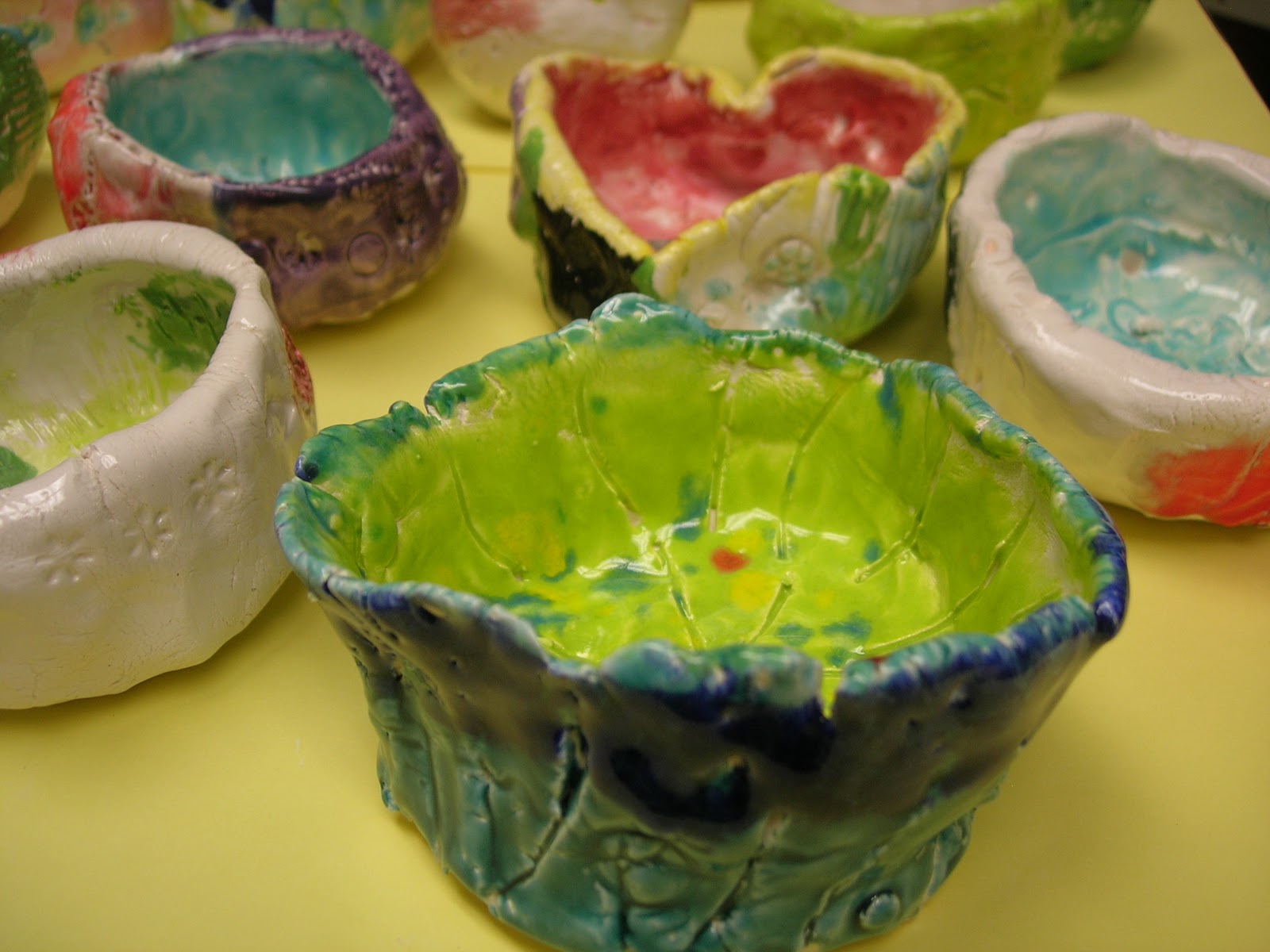Mrs. Manzella's Student Gallery: 2ND GRADE: PINCH POTS