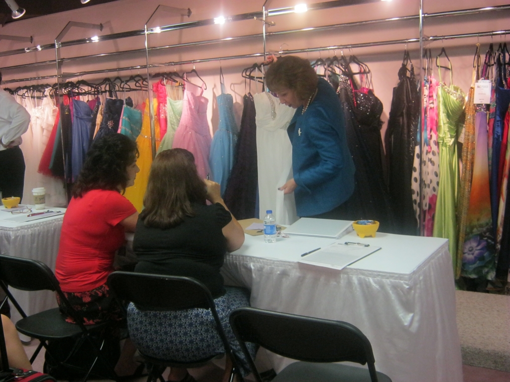 Sydney's Closet: Sydney's Closet Debuts Plus Size Prom 2012 at Atlanta ...