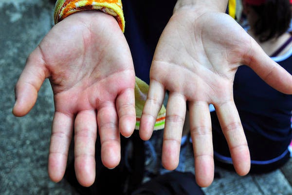 Palmistry Guide: The seven types of hands (PART 1)