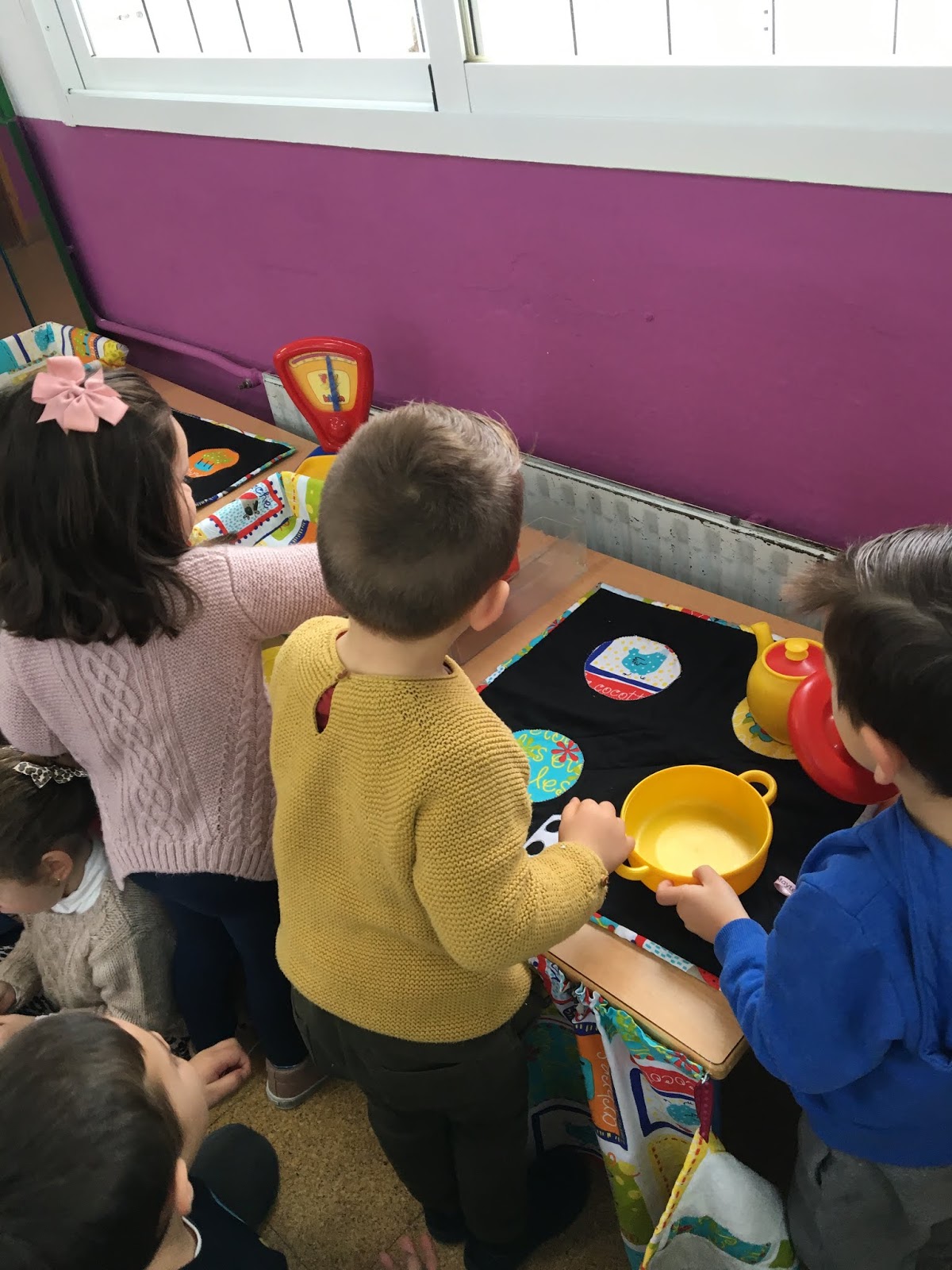 CEIP LOS ALCALÁ GALIANO: LA COCINITA EN EL AULA: UN LUGAR DE APRENDIZAJE.