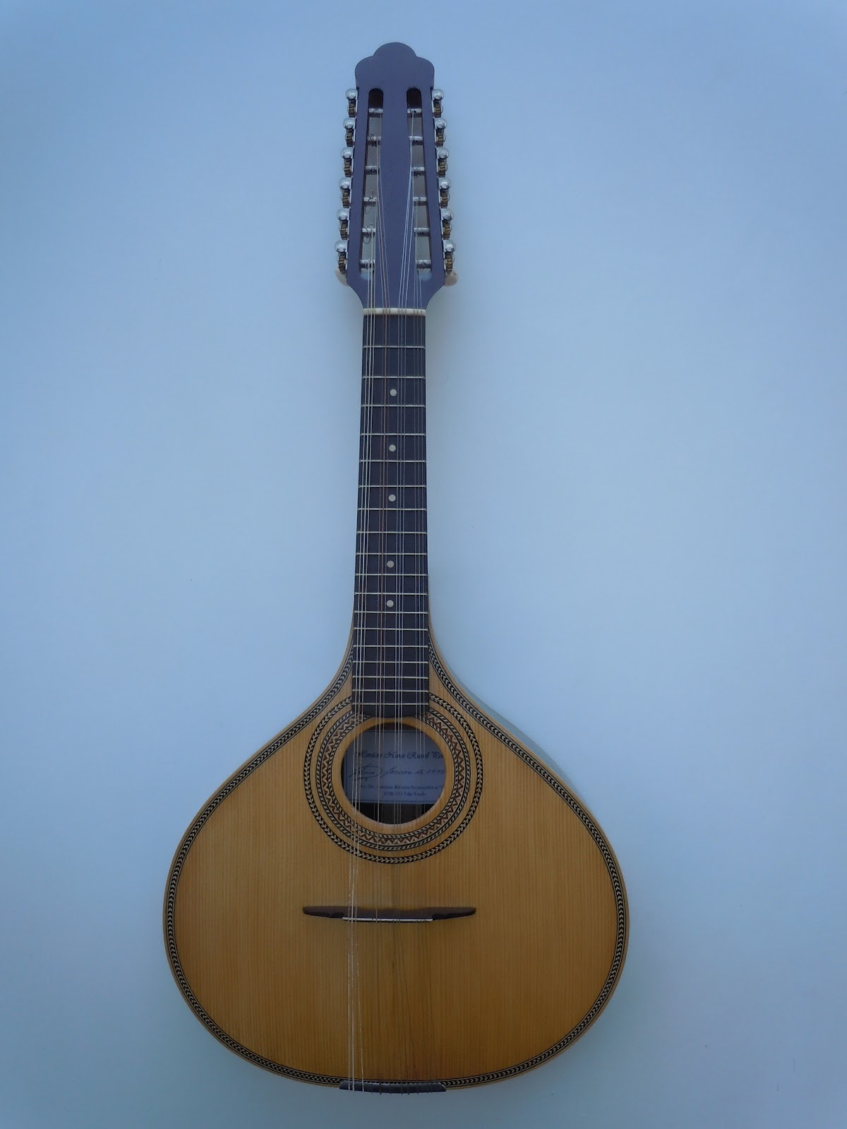 Nuno Russel - Instrumentos Musicais: Bandolins