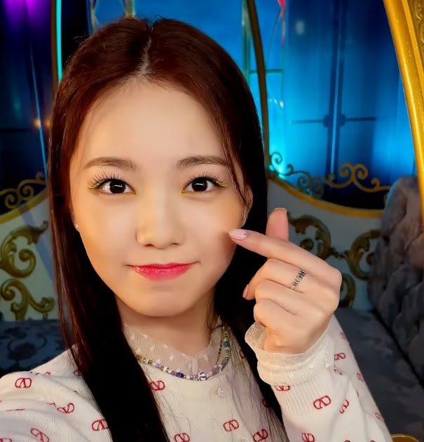 NiziU、J.Y. Park作詞・作曲の新曲「Take a picture」のソロティザーを9日間連続で公開中…3月29日にフルサイズ音源の先行配信＆MV公開 ~ All About ...