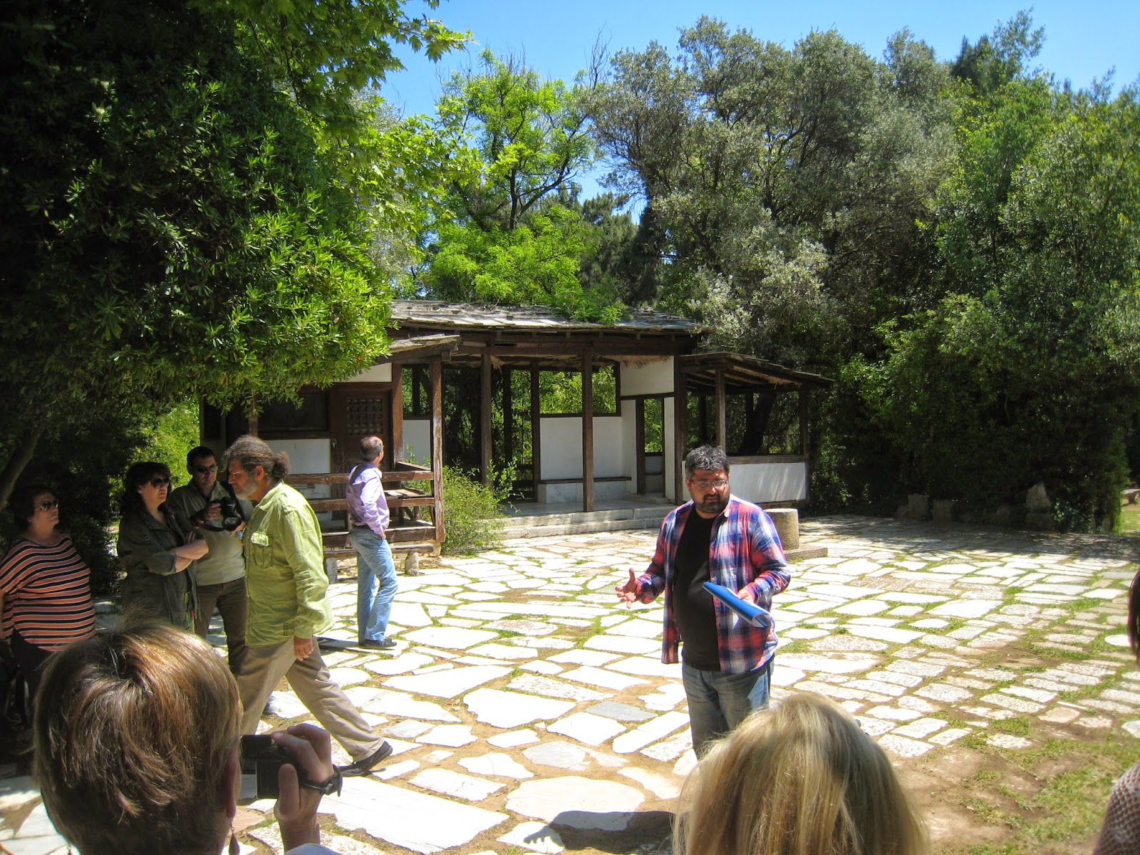 en-pneusi: Ο ΠΑΙΔΙΚΟΣ ΚΗΠΟΣ Δ. ΠΙΚΙΩΝΗ ΣΤΗ ΦΙΛΟΘΕΗ ΧΘΕΣ, ΣΗΜΕΡΑ, ΑΥΡΙΟ.
