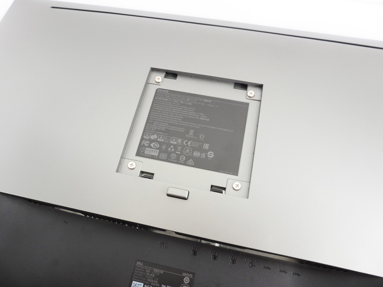 Dell U2717D UltraSharp 27 InfinityEdge Monitor Review