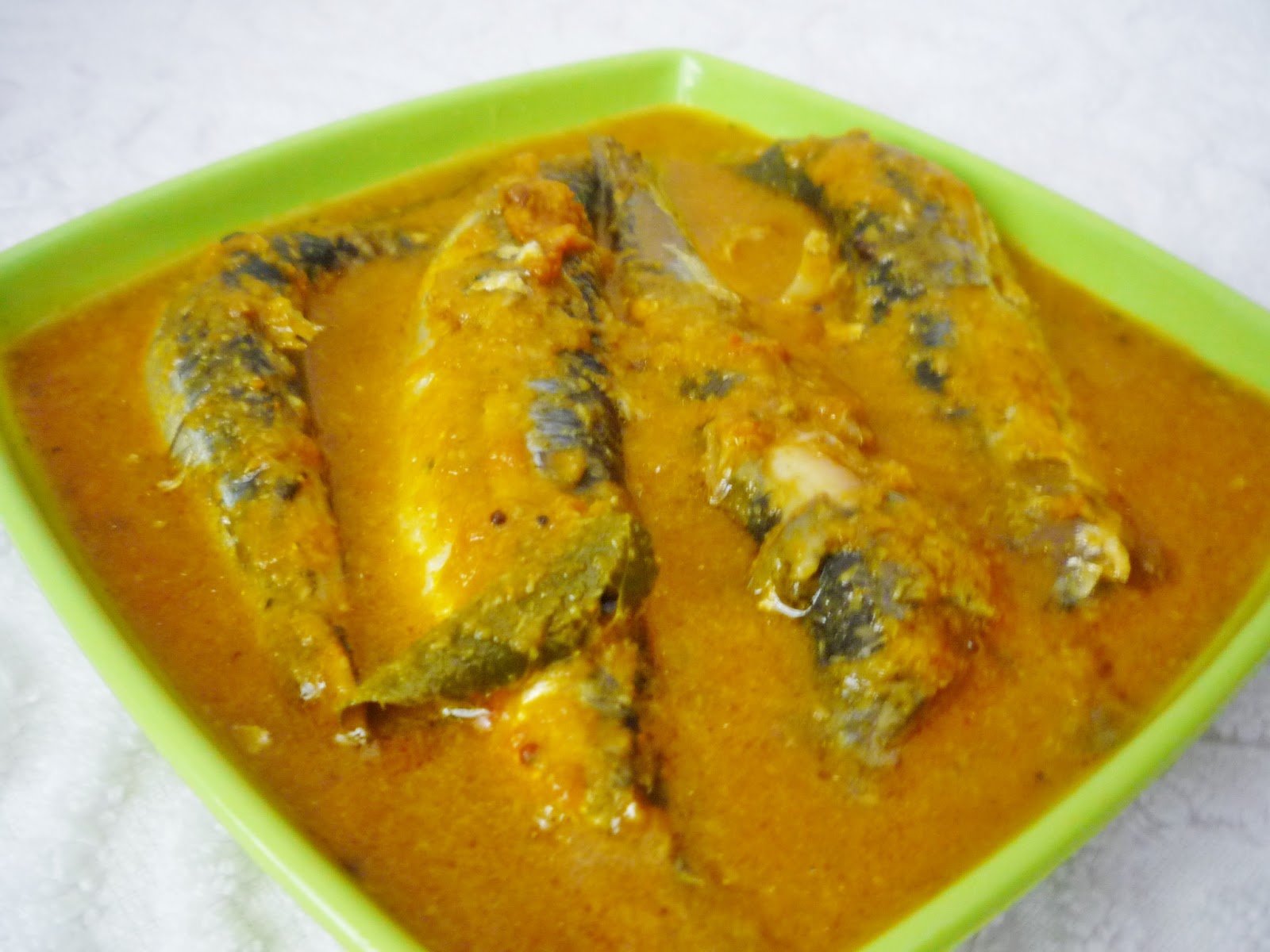 Simply...Delicious!!!: "Sardine Fish(Mathi Meen) Kuzhambu"