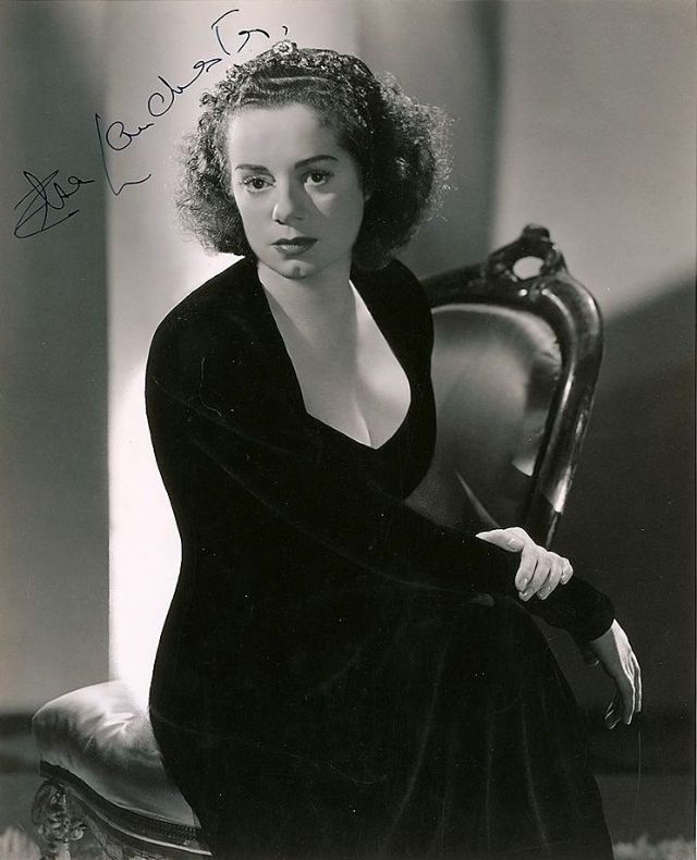 The "Bride of Frankenstein": 40 Glamorous Photo of Elsa Lanchester in ...