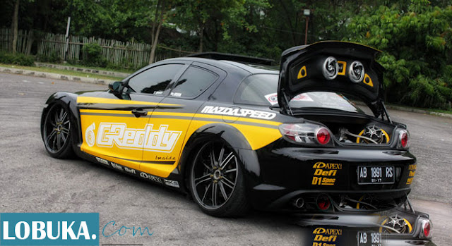 Tampilan Mobil Mazda RX-8 street Modifikasi