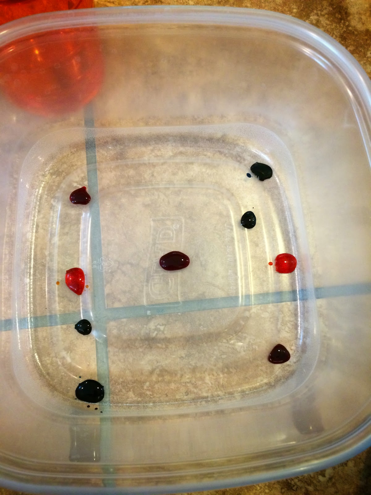 Our Beautifully Messy House : Baking Soda and Vinegar Color Fun