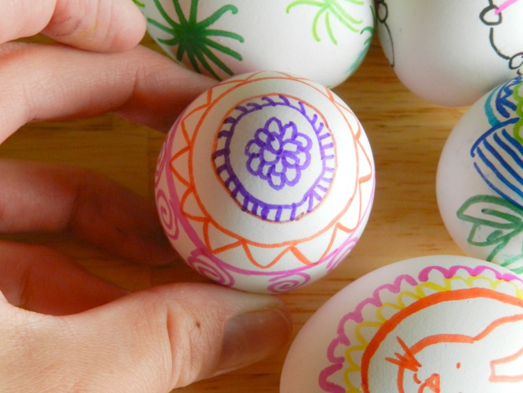 Decorating Eggs With Markers decorating-eggs-with-markers