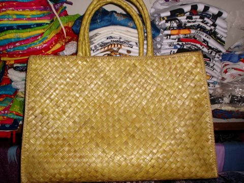 KERAJINAN KHAS BALI: TAS BALI