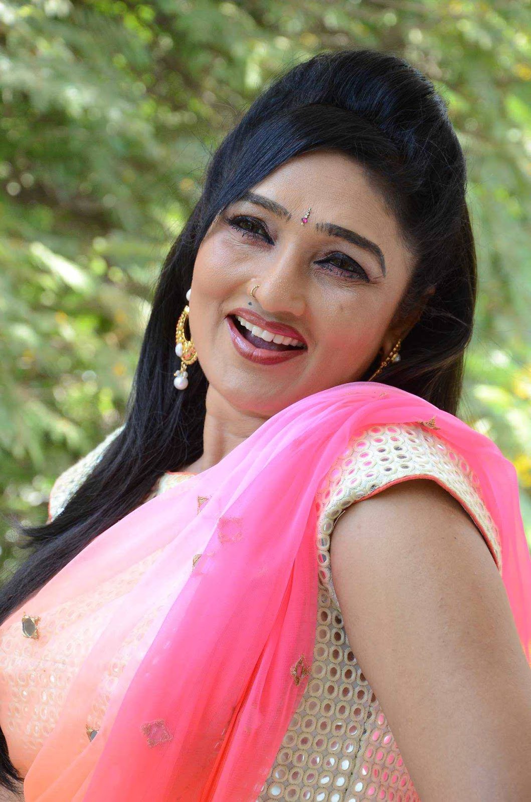 Ramya Sri Latest Hot Cleveage Transparent Pink Traditional Saree ...