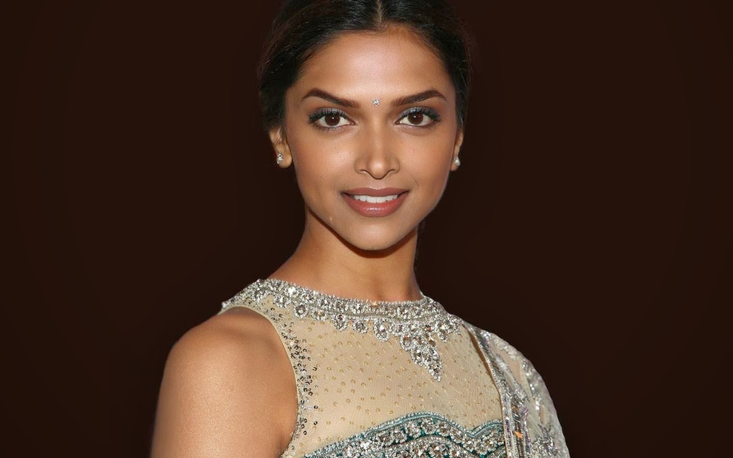 Indian Wallpaper Hub: Deepika Padukone Wallpapers Free Download