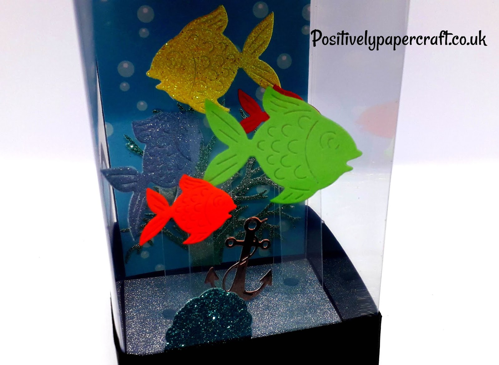 Positively papercraft: Easy Light Up Fish Tank