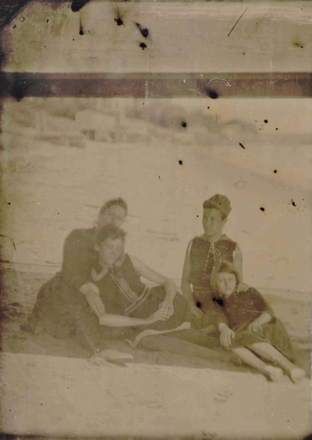 20 Cool Photos Show What Swimwear Looked Like During the Victorian Era ...