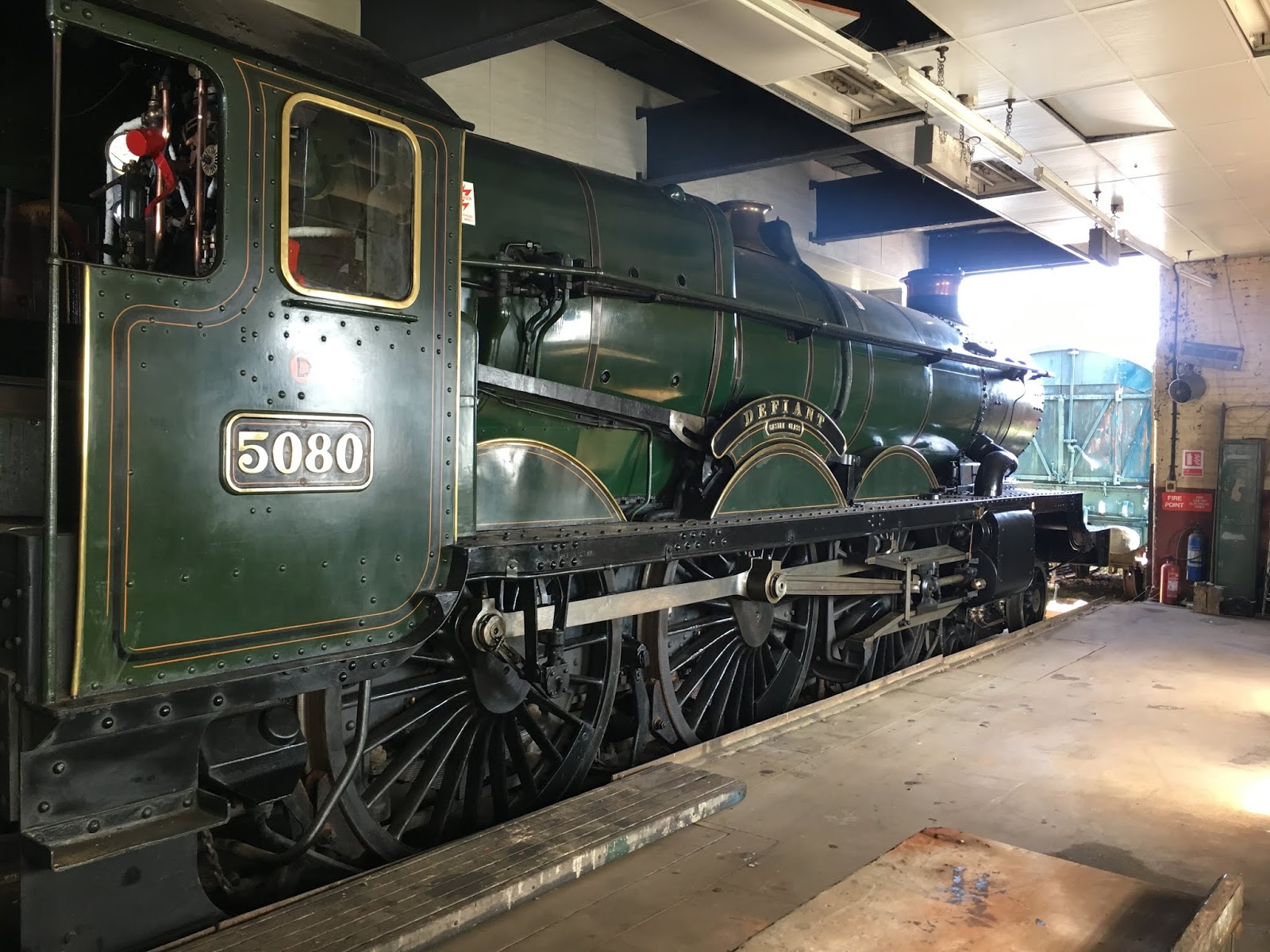 Sam's World: Tyseley: Castle Class Engines At Rest...