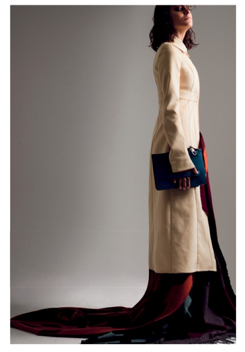 Hily Designs: Alejandra Alonso posa con diverso looks para la revista Faces