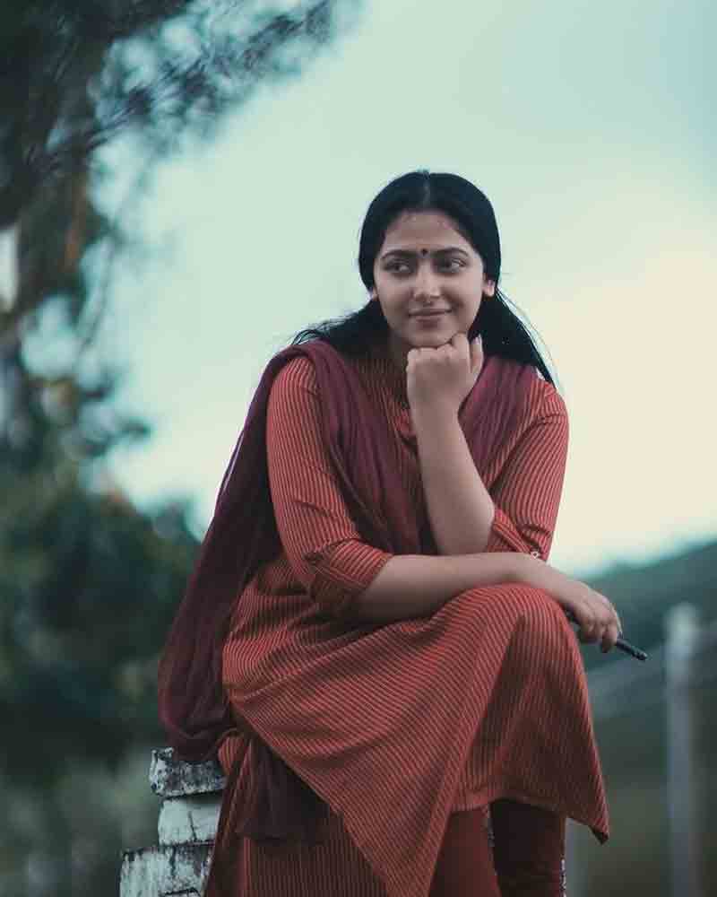 Anu Sithara - Photos Plus