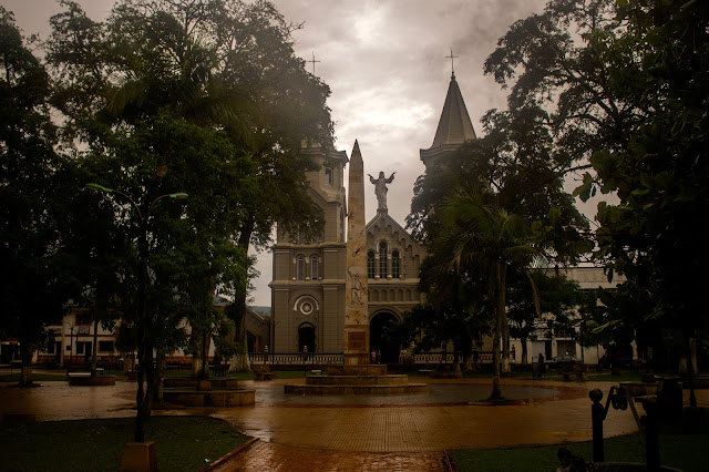 Mi pueblo creador de cultura: Mogotes Santander . Un día de lluvia