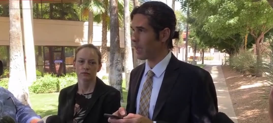 Inmigracion y Visas: Volverán A Llevar A Juicio A Scott Warren Por ...