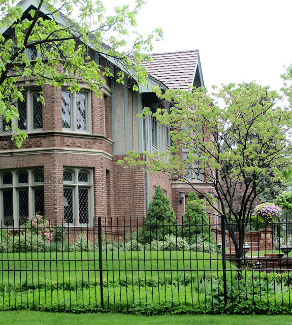 Simple Details: neighborhood tour...