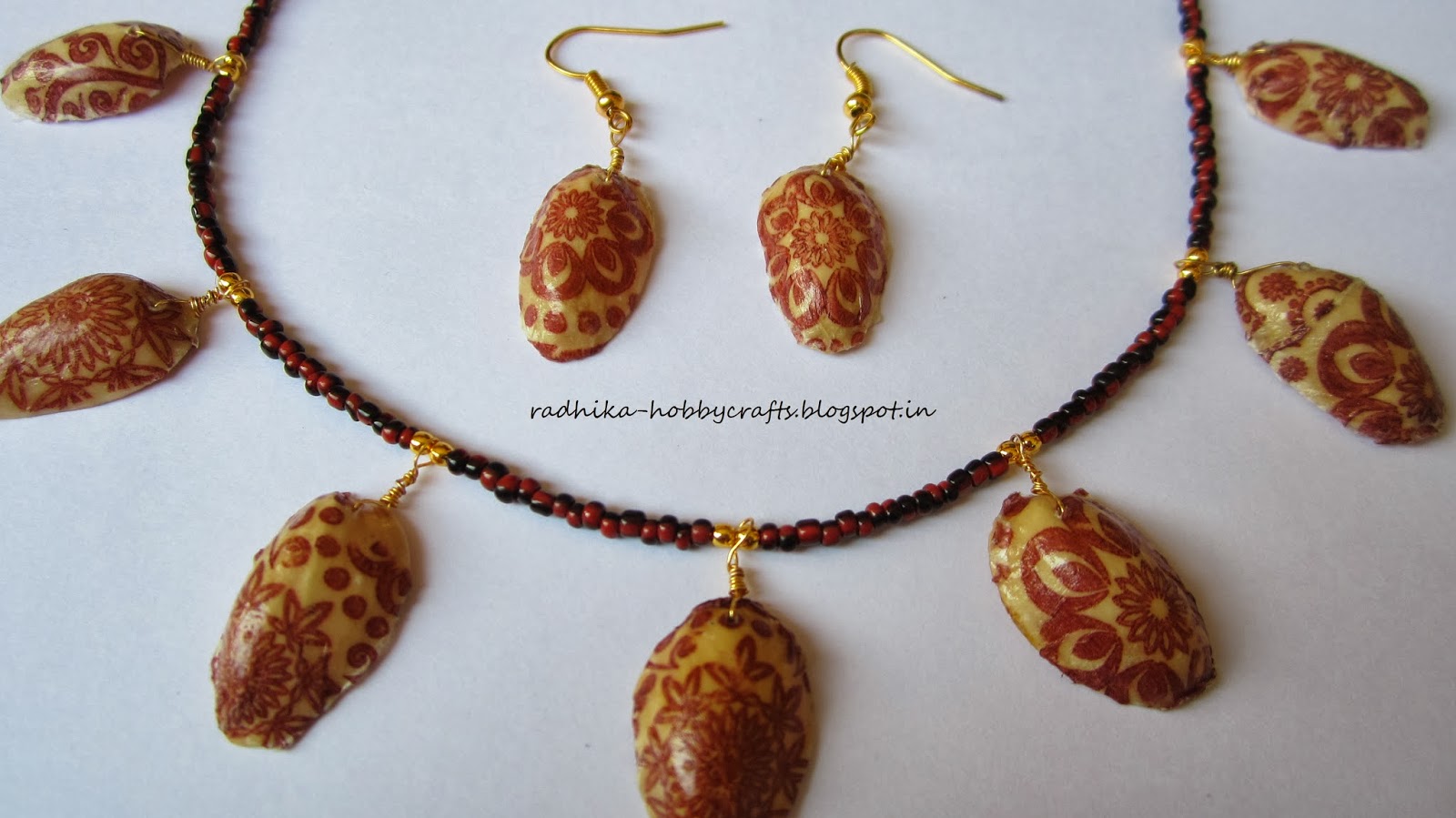Hobby Crafts :): Decoupage pistachio shells necklace