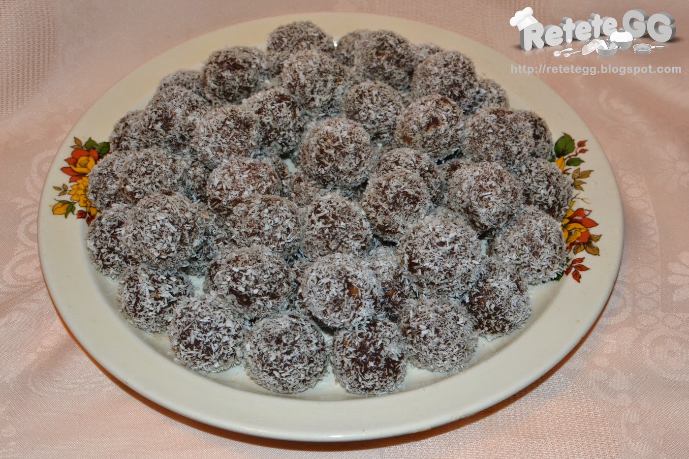 Retete gustoase si garnisite: Bomboane de biscuiti cu ciocolata si nuci