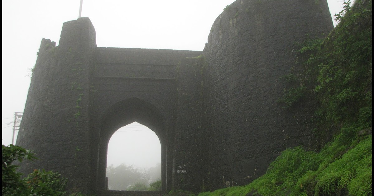 Travel blogs: Purandar fort in Monsoon