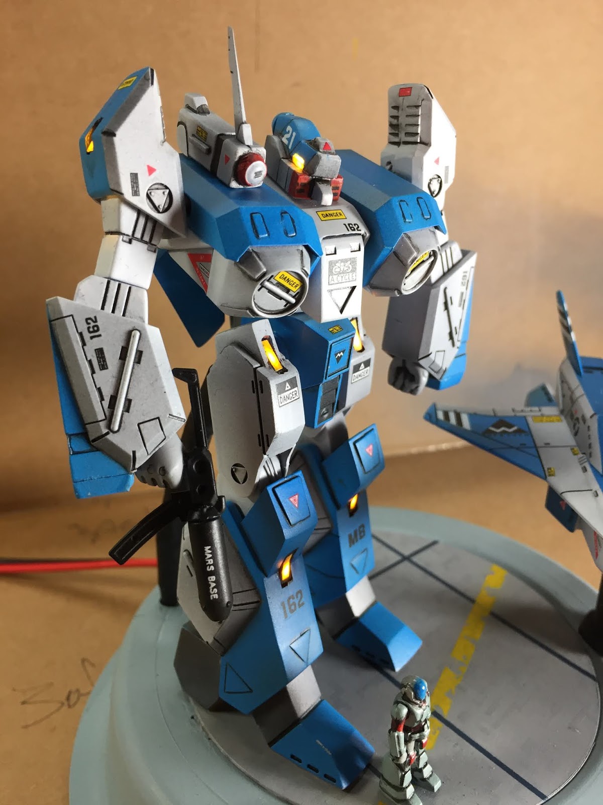 The Irate Modeler: Aoshima 1/72 Genesis Climber Mospeada Armo-Fighter ...