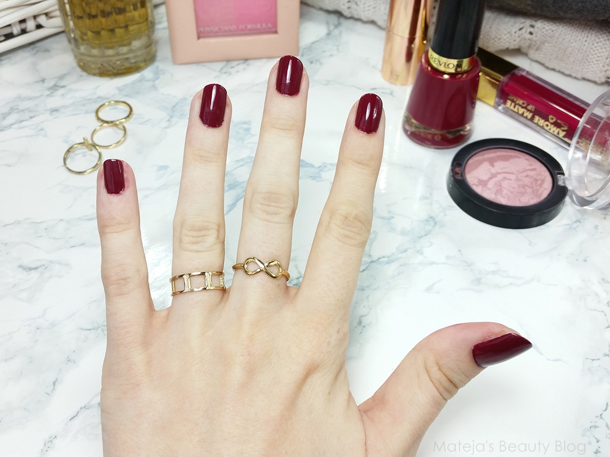 Teenage Beauty: Revlon Nail Polish Bewitching