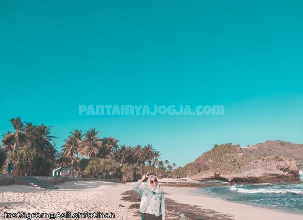 Keindahan Pantai Srau Pacitan Yang Perlu Sobat Kunjungi ...