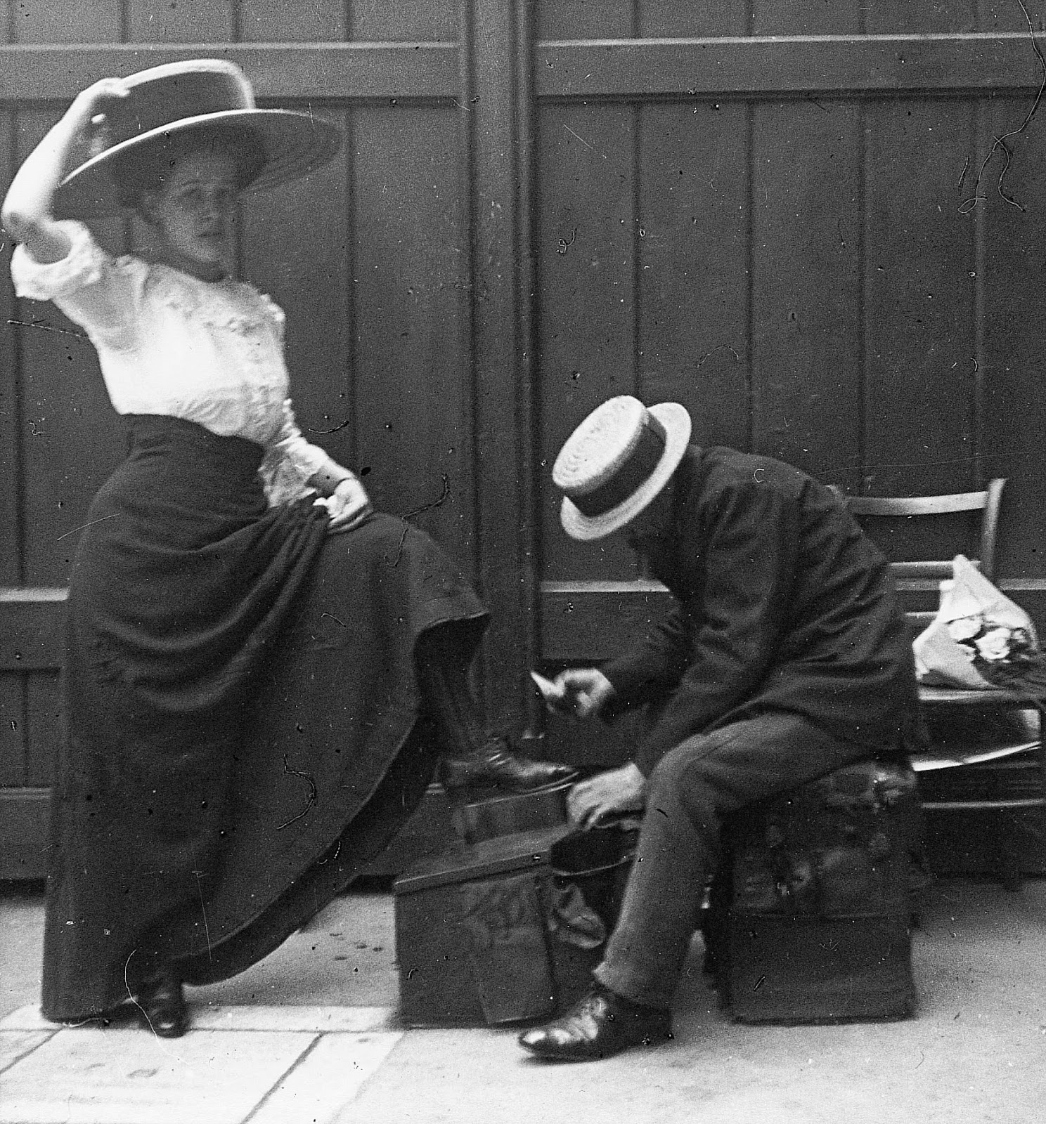 Extraordinary Candid Vintage Photographs That Capture Street Scenes of ...