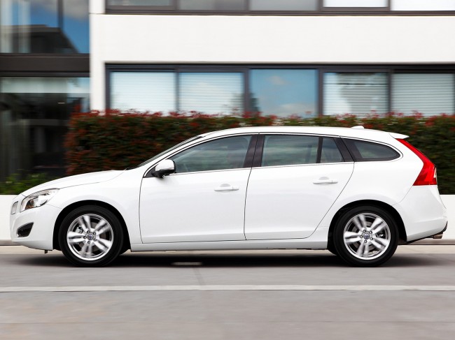 Volvo planeja lançamento da perua V60 no Brasil