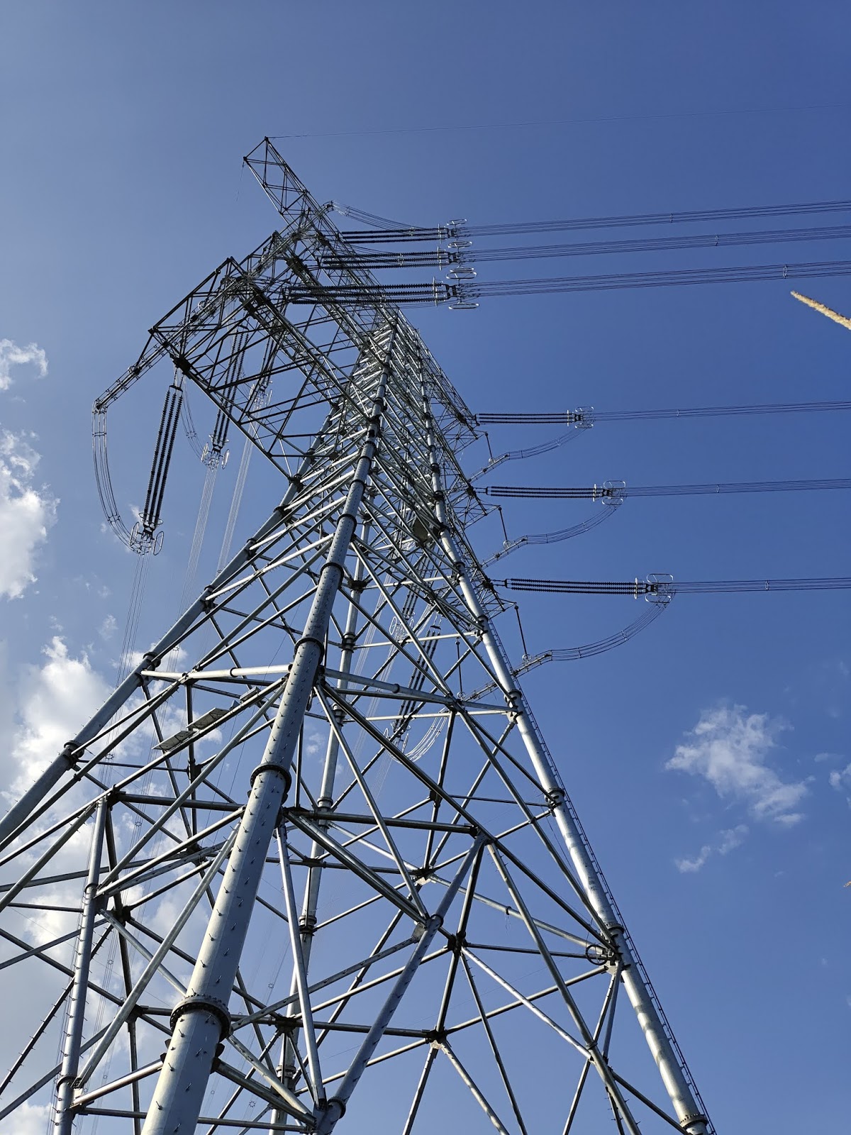 Obstruction lighting for pylons, lattice and steel towers