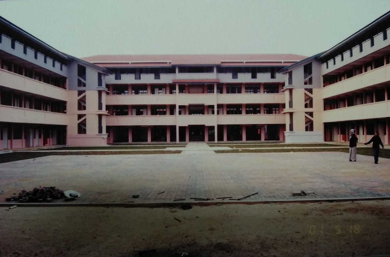 SMK BUKIT RANGIN 25150 KUANTAN: May 2001