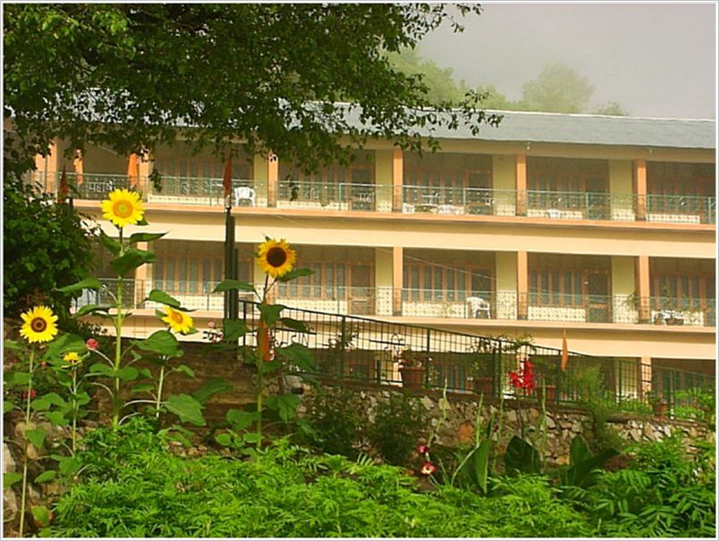 Kunsi Ashram Photo Album | Purusha at Maharishi Ashram - Kunsi ...