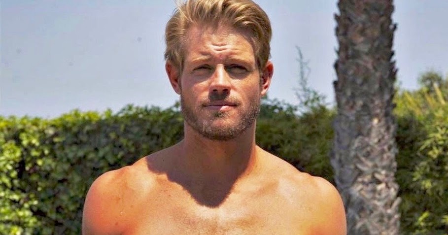 Hunksinspeedos: Actor in white speedos: TV Hunk: Soaphunk strips down ...