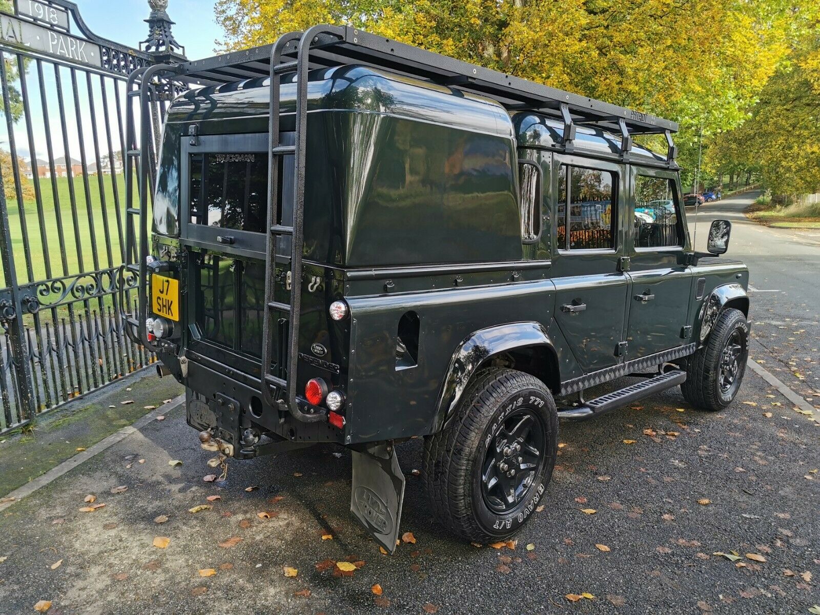 Landrover Defender: Land Rover Defender TD5 Double Cab Pickup 2004 ...