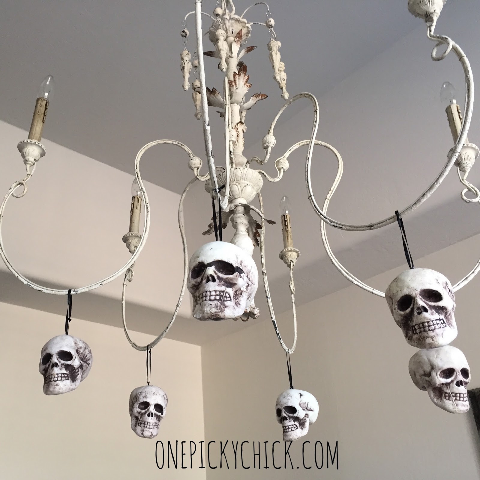 5 Ways to Decorate for Fall/Halloween | One Picky Chick