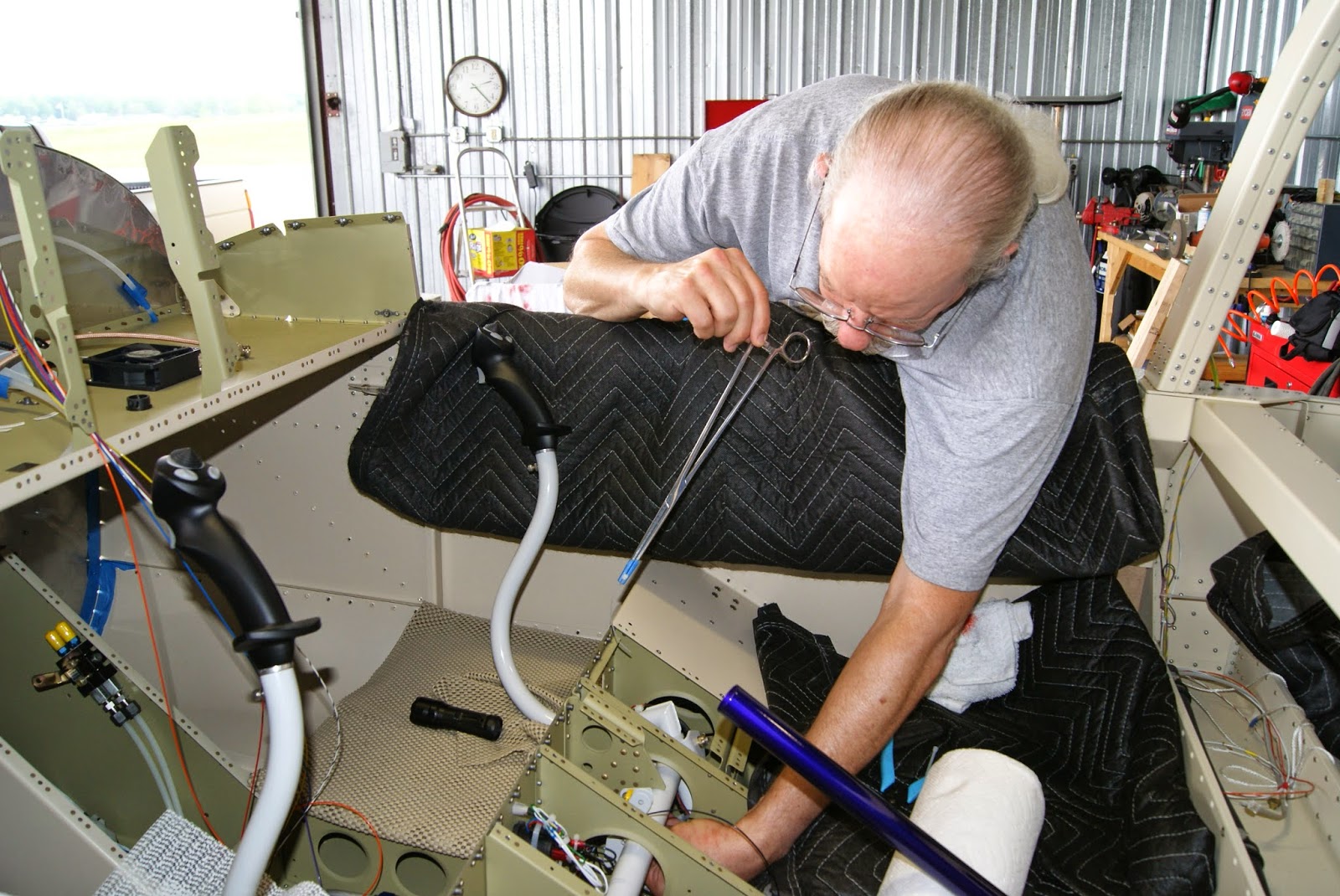 DOG Aviation John's RV-12 Blog: F-00049 Wire Cover Plate To Flaperon ...