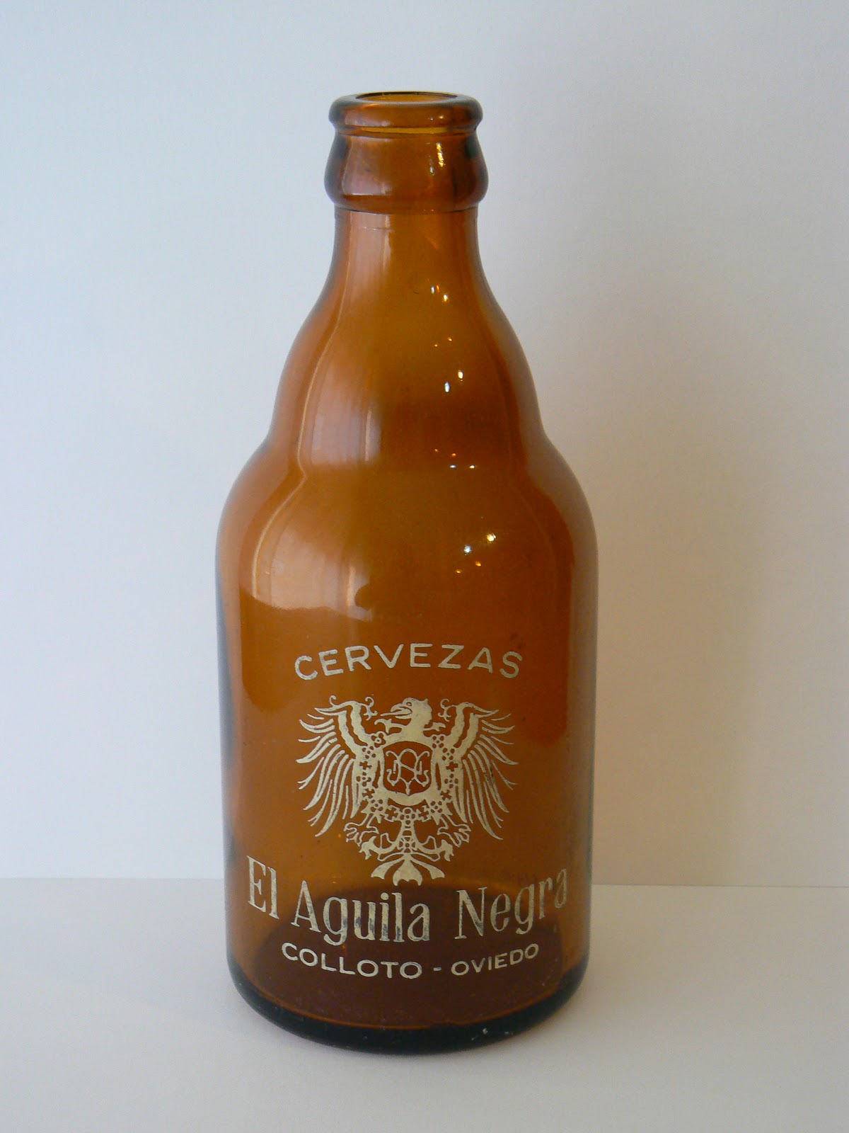 Coleccionismo Serigrafiadas.: "El Águila Negra: Botellines Antiguos".